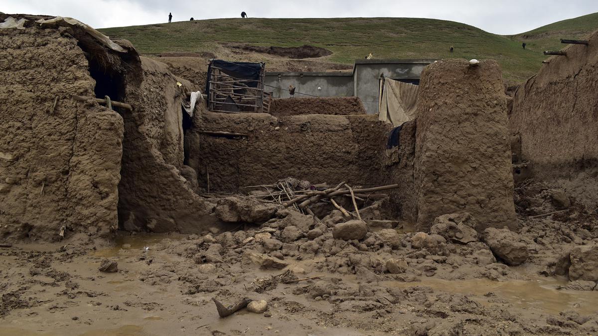Hujan Lebat Picu Banjir Bandang di Afghanistan utara - Foto Liputan6.com