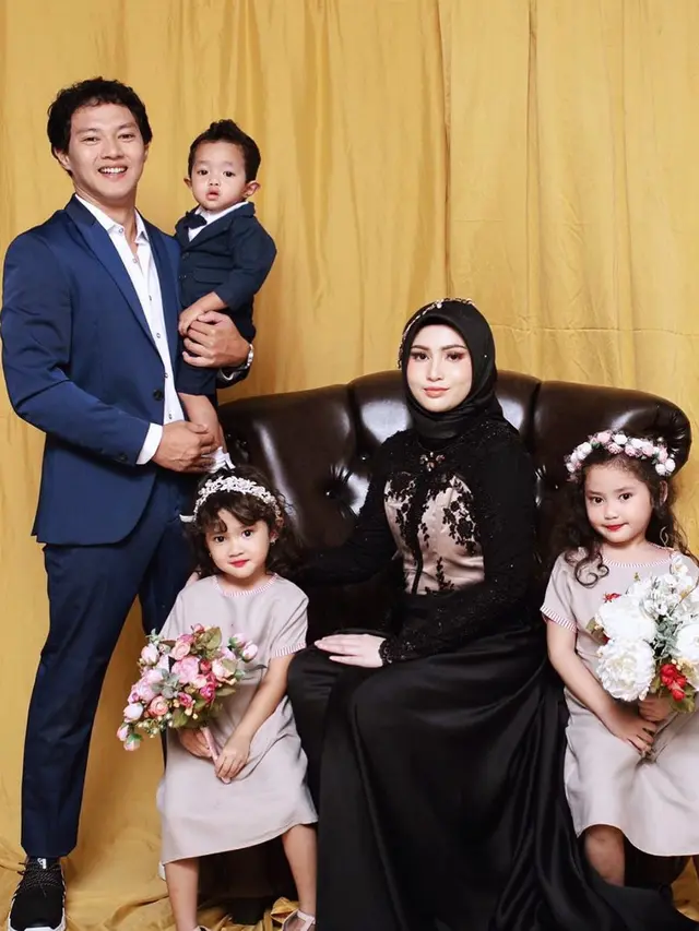 7 Potret Kiki Azhari Pemeran Viola di Sinetron Putih Abu-Abu yang Kini Berhijab - Hot Liputan6.com