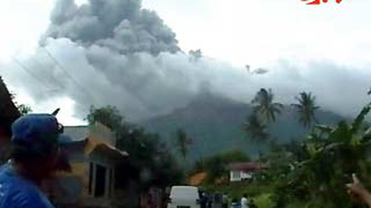 Gunung Gamalama Kembali Meletus, Warga Panik