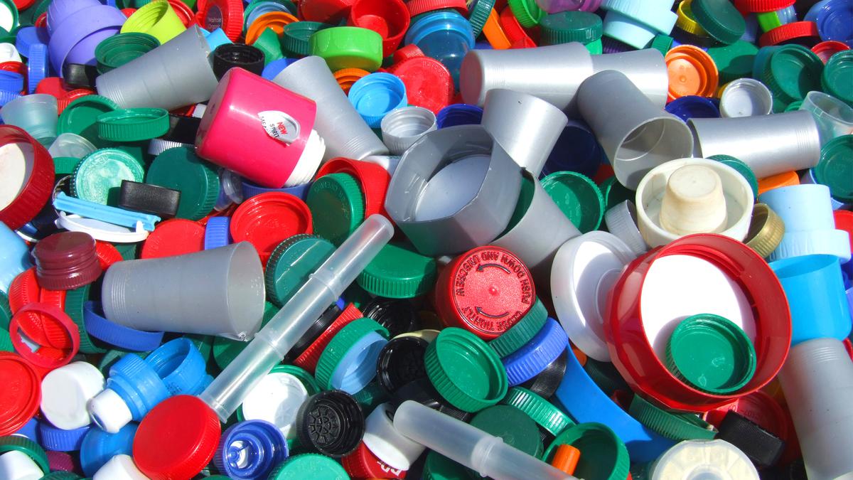 5 Fakta Tentang Plastik yang Bikin Kamu Menganga Kaget - Lifestyle ...