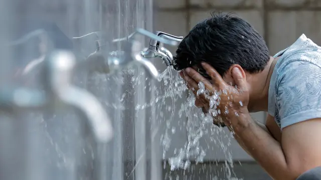 Cara Wudhu yang Benar Sesuai Sunnah, Lengkap dengan Niat dan Urutannya - Islami Liputan6.com