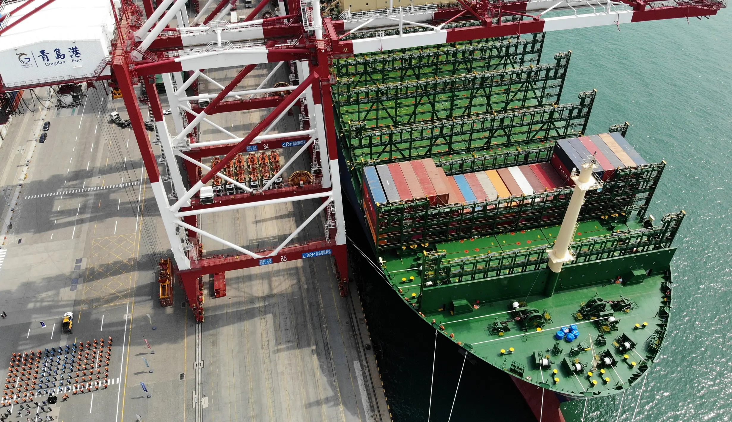 FOTO: Pelayaran Perdana Kapal Kontainer Terbesar di Dunia - Foto Liputan6.com