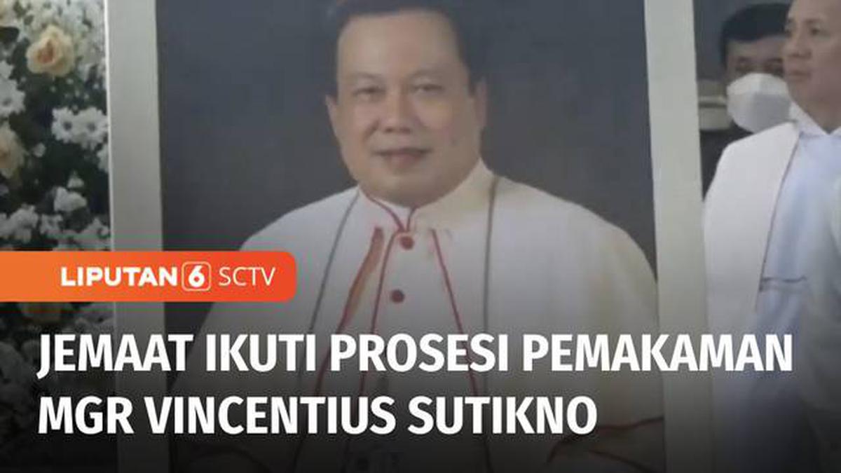 VIDEO: Ribuan Jemaat Ikuti Prosesi Pemakaman Uskup Surabaya Mgr ...