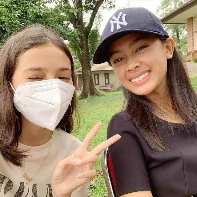 Dekat Sejak Kecil, Ini 6 Potret Persahabatan Aqeela Calista dan Hadijah Shahab - Hot Liputan6.com