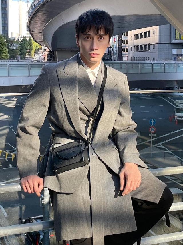 7 Potret Chuando Tan, Model Singapura yang Awet Muda di Usia 56 Tahun ...