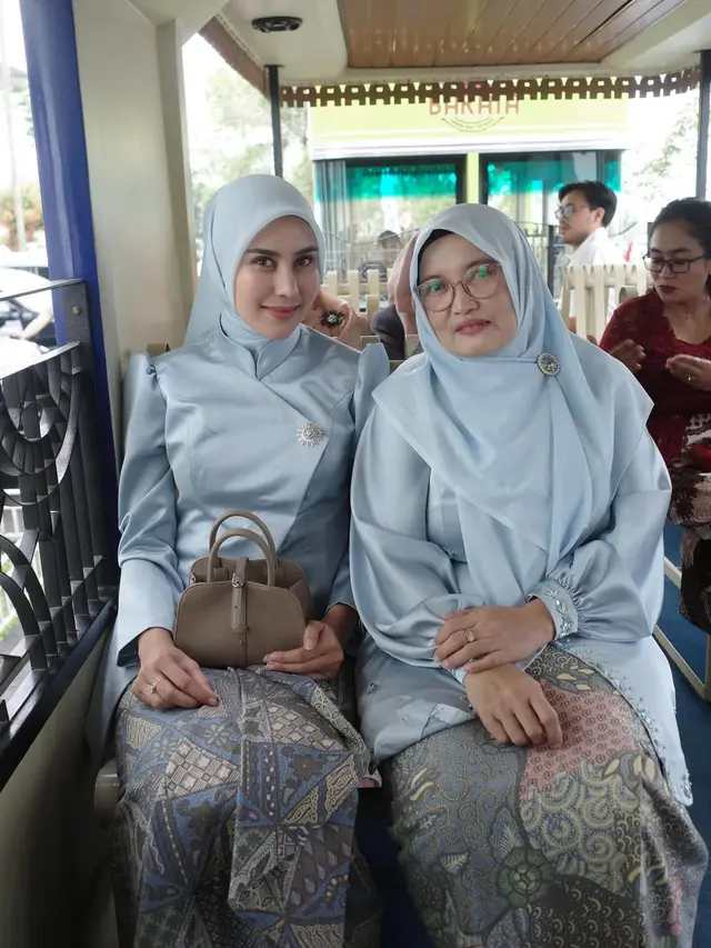 6 Potret Detail Kebaya Modern Syahnaz Sadiqah di Hari Jadi ke-18 Kab. Bandung Barat - Hot ...