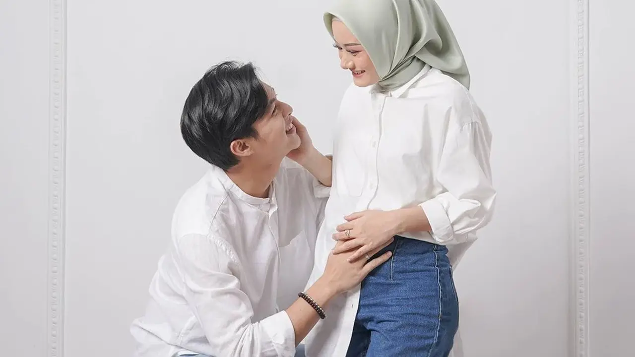 Hamil 32 Minggu, Dinda Hauw Blak-Blakan Makin Manja dengan Rey Mbayang - ShowBiz Liputan6.com