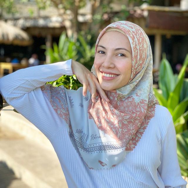 Potret 6 Bintang Sitkom Populer yang Mantap Berhijab, Bikin Pangling