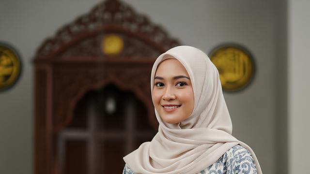 10 Model Gamis Batik untuk Seragam Pengajian, Tampil Anggun dan Kompak