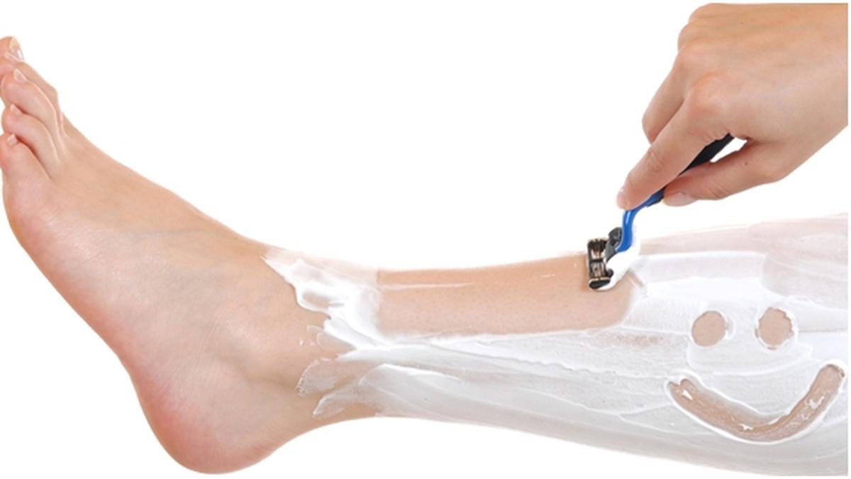 4 Tips Agar Hasil Cukur Bulu Kaki Bertahan Lama - Beauty Fimela.com