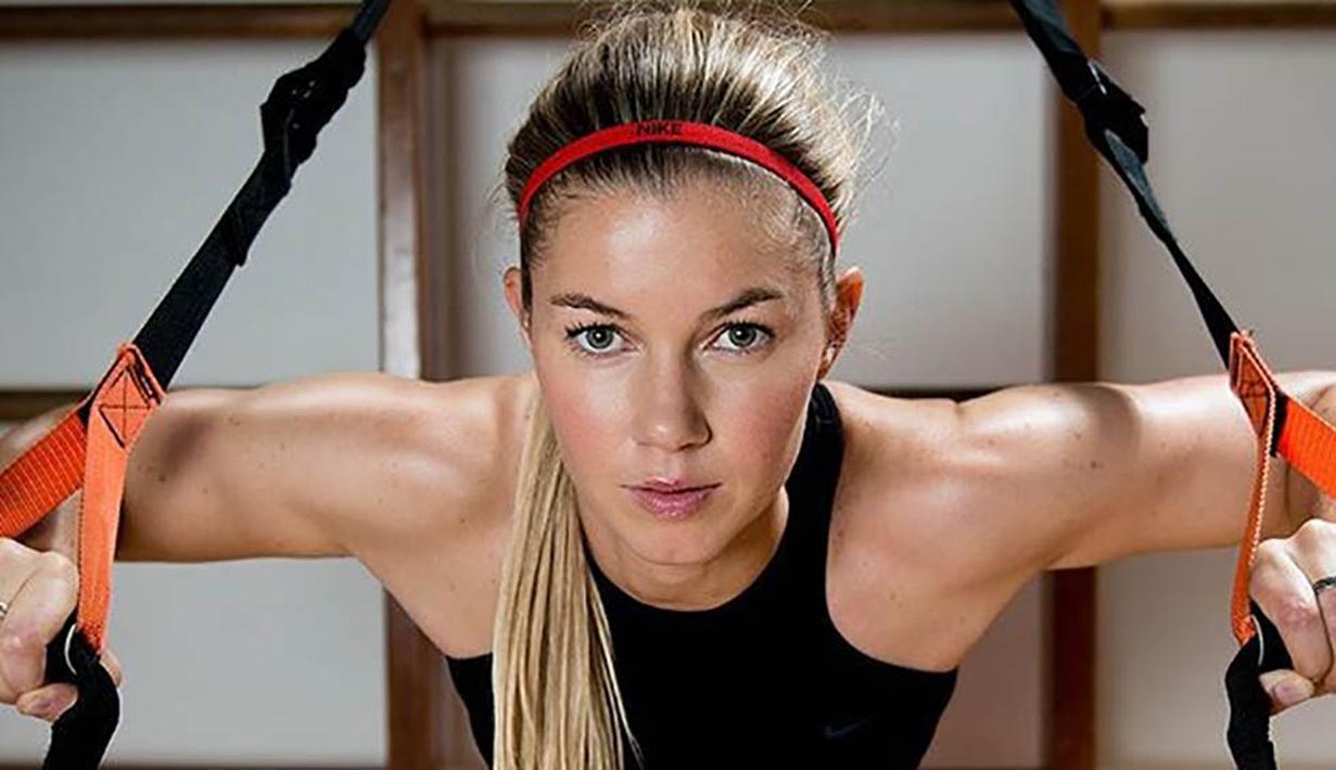 Pesona Anouk Anna Hoogendijk, Bek Cantik Asal Belanda - Foto Bola.com