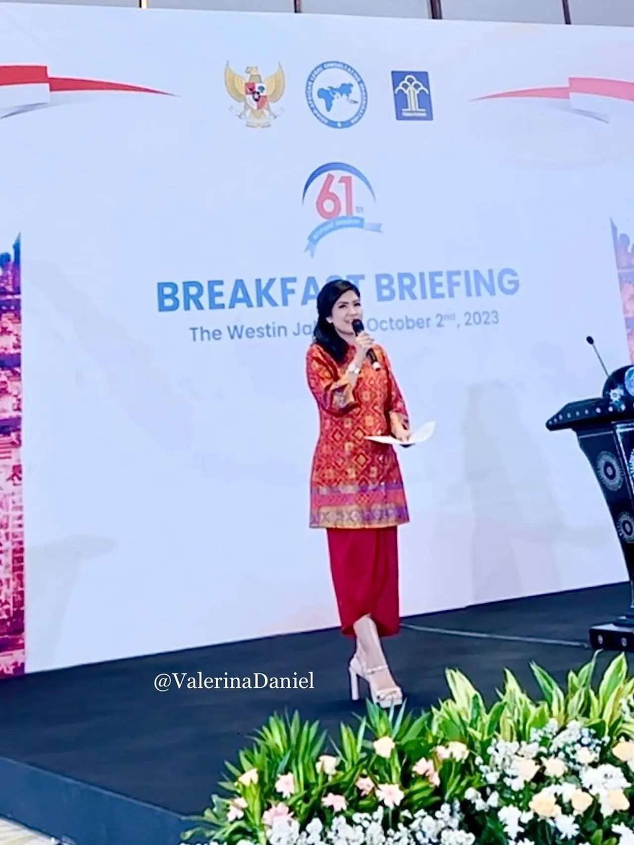 7 Potret Valerina Daniel, Moderator Debat Capres 2024 Pertama yang Curi Perhatian - Hot Liputan6.com