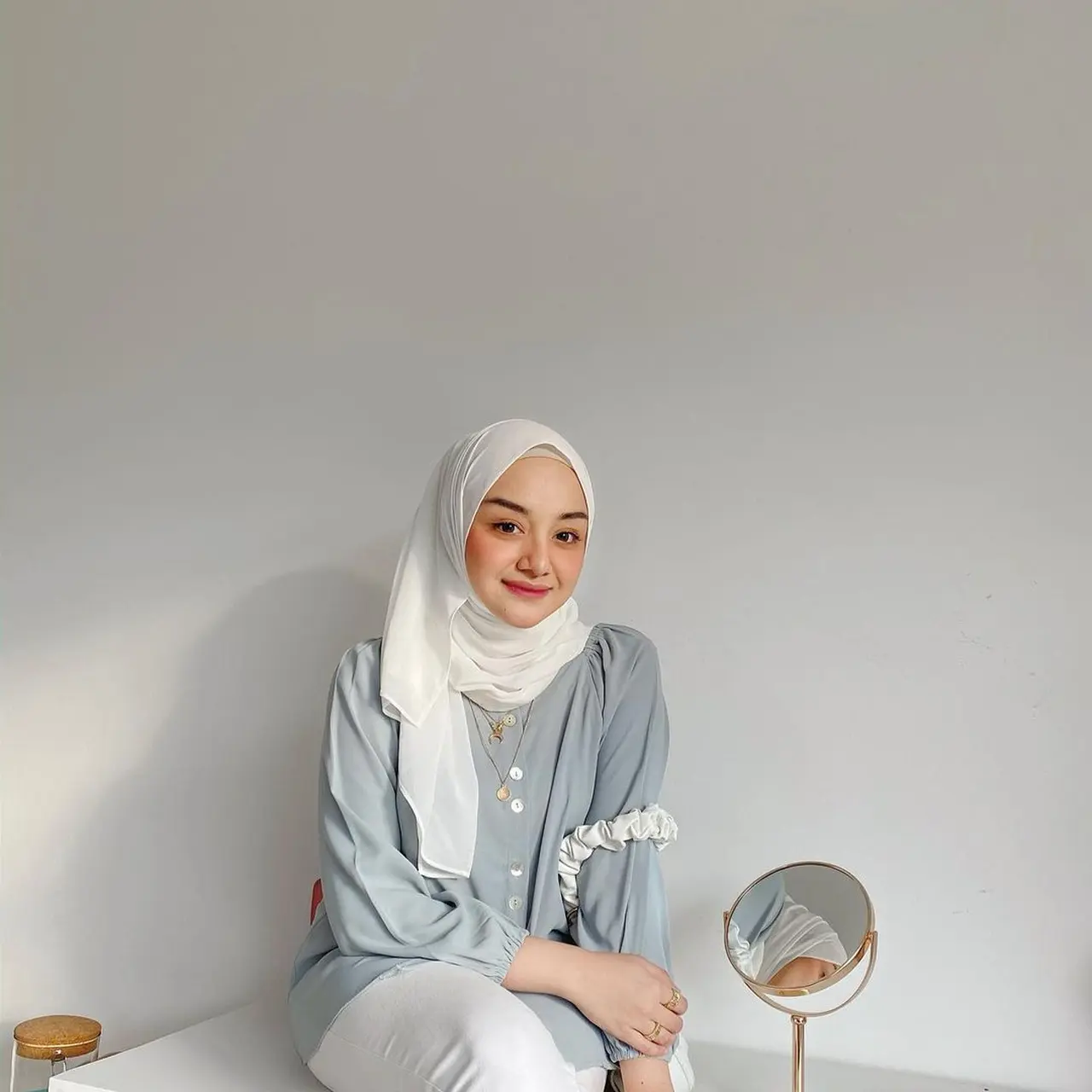 6 Potret Terbaru Antik Arifani Pemeran Nina di Sinetron Mutiara, Mantap Berhijab - Hot Liputan6.com