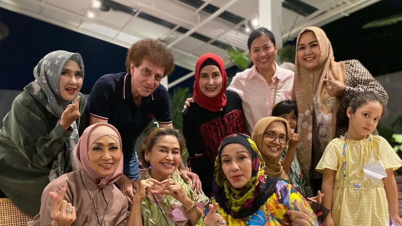 6 Potret Perayaan Ulang Tahun Camelia Malik ke-67, Dihadiri Artis ...