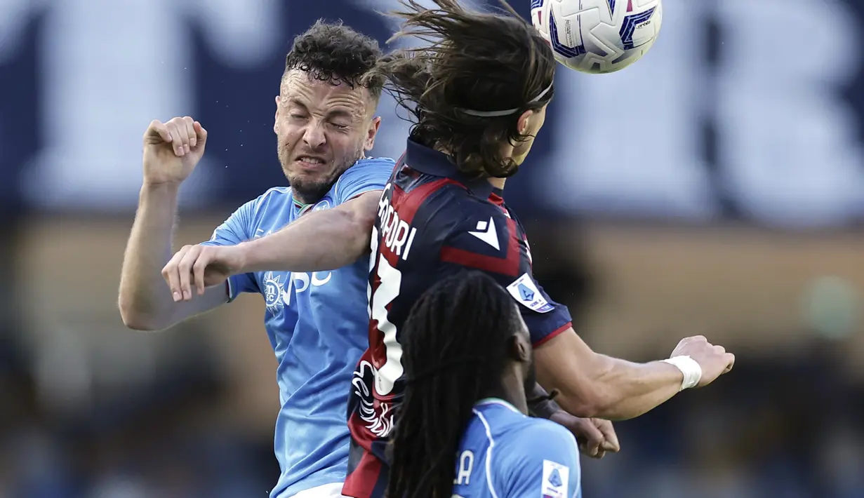 Napoli Dibantai Bologna di Markas Sendiri - Foto Liputan6.com