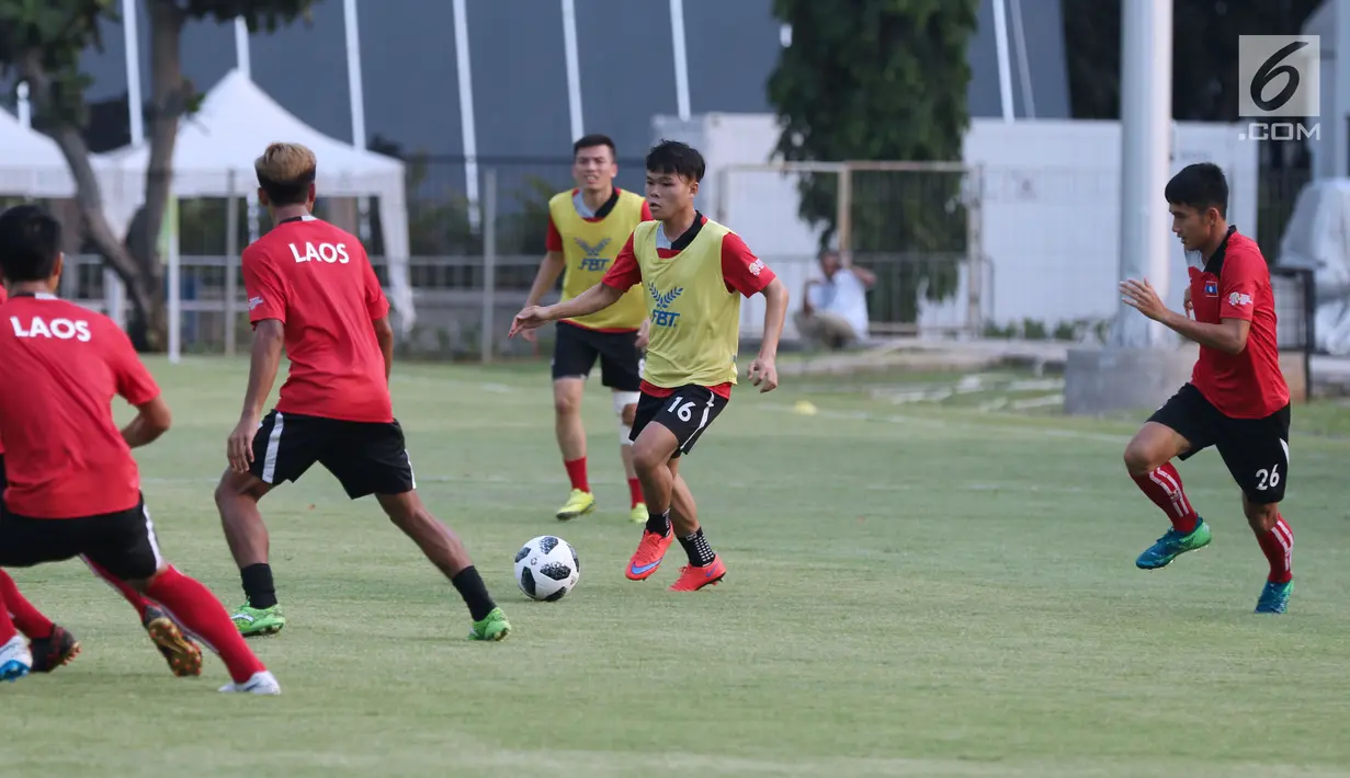 FOTO: Tantang Indonesia, Timnas Laos Gelar Latihan Terbuka - Foto ...