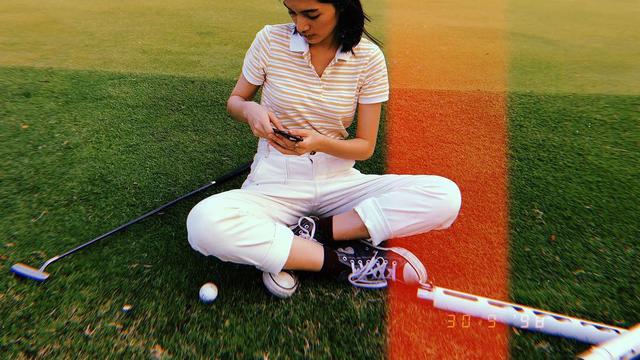 Resmi Cerai, Ini 6 Foto Jeanneta yang Masih Terpampang di Instagram ...