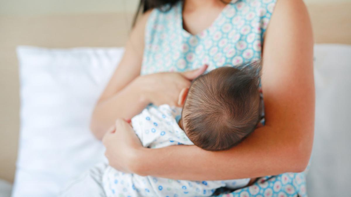 5 Cara Mudah Meningkatkan Produksi ASI - Parenting Fimela.com