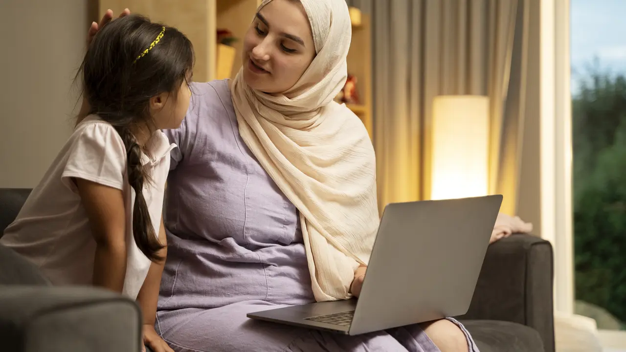 7 Bacaan Doa untuk Ibu Tercinta yang Dapat Dipanjatkan - Ragam Bola.com