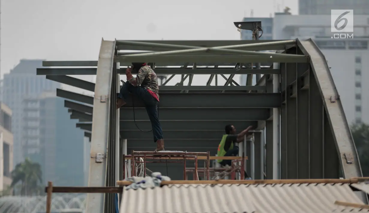 FOTO: Melihat Pembangunan Halte Tosari Baru - Foto Liputan6.com