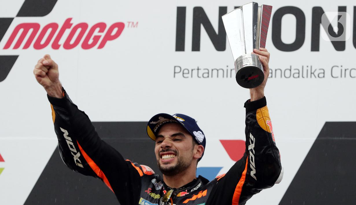 FOTO: Senyum Kemenangan Pembalap MotoGP Seri Pertamina Mandalika ...