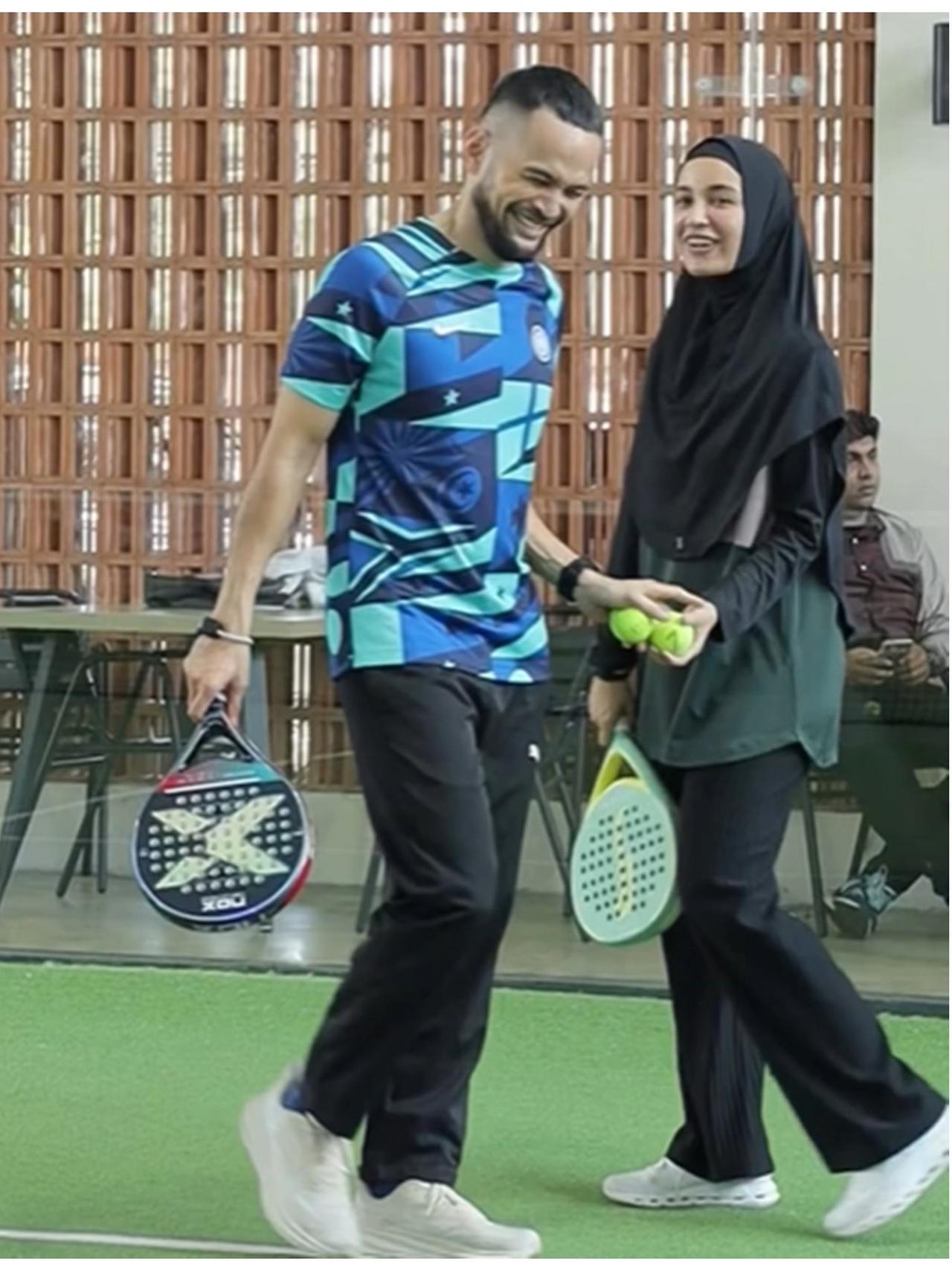 7 Outfit Main Padel ala Artis Berhijab, Stylish dan Tetap Sopan