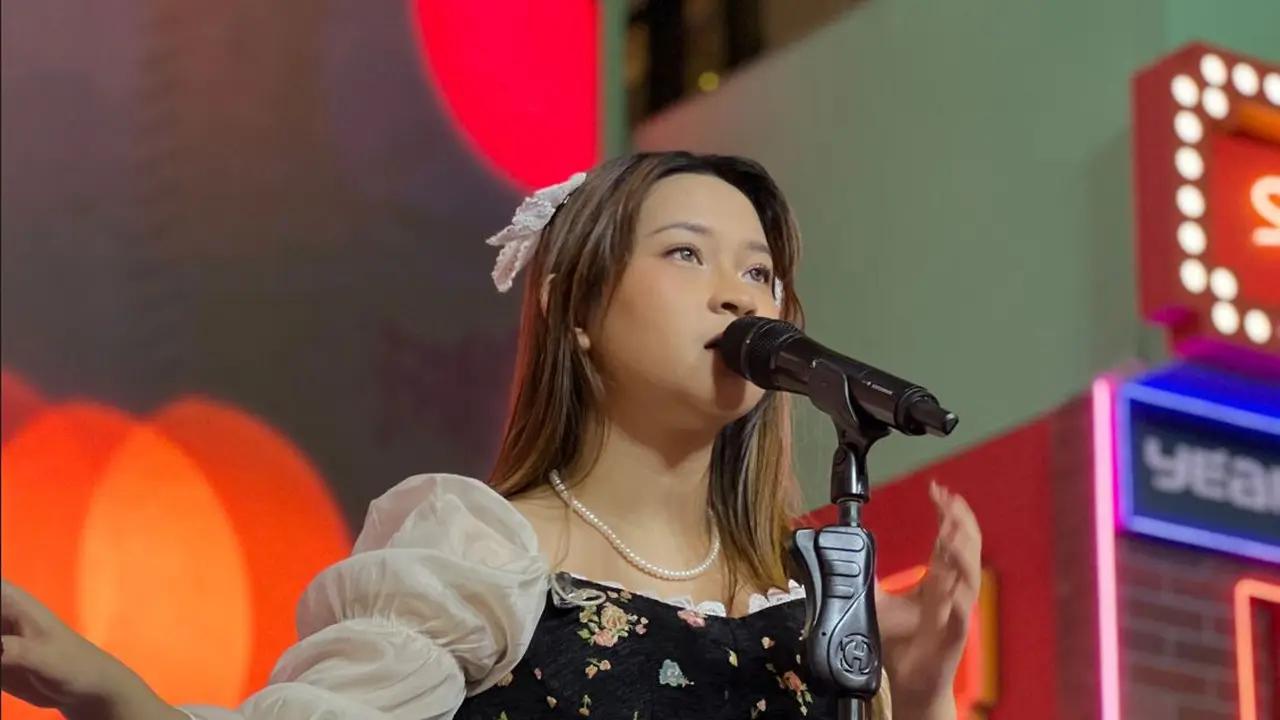 Raissa Anggiani Rangkum Lagu Hitnya Dalam Album Fisik Bertajuk Self ...