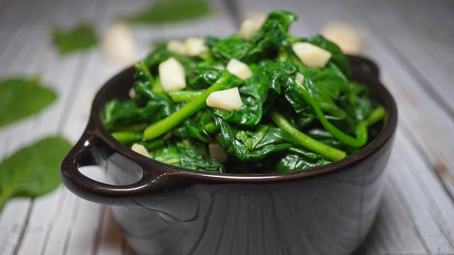 7 Resep Sayur Bayam Kuah, Tumis hingga Goreng yang Enak dan Gurih ...