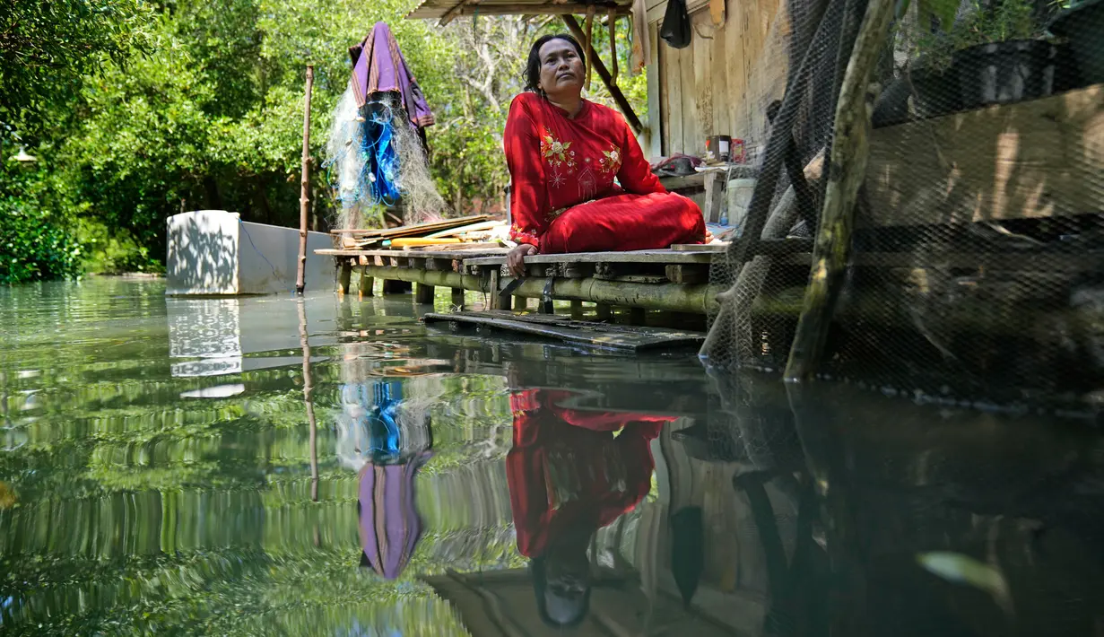 Potret Warga Timbulsloko dan Mondoliko Bertahan Hidup di Tengah Banjir ...