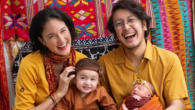 Potret Gemas Baby Djala Anak Nadine Chandrawinata dan Dimas Anggara ...