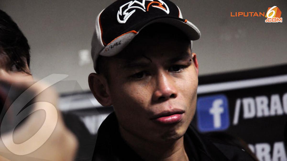 Belum Ada Jadwal Pertarungan, Chris John Latihan Ringan - Bola Liputan6.com