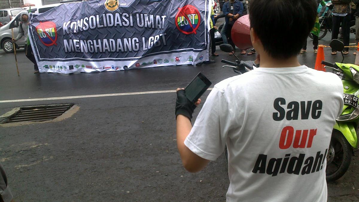 Dianggap Nodai Bandung, Mahasiswa dan Ormas Tolak LGBT - Regional ...