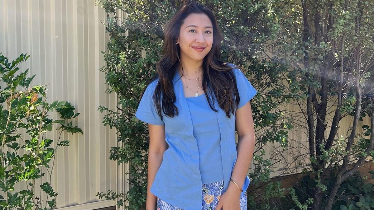 Inspirasi Model Kebaya Modern Simple Lengan Pendek ala Artis, dari ...