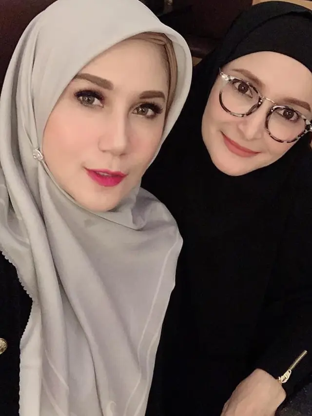 6 Momen Persahabatan Marini Zumarnis dan Inneke Koesherawati yang Kompak Banget - Hot Liputan6.com