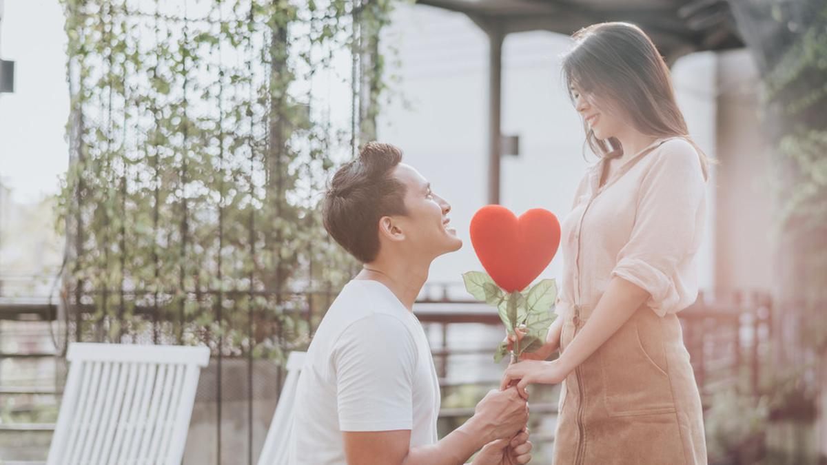4 Tanda Dia Pasangan yang Setia, Patut Jadi Calon Suami - Relationship ...