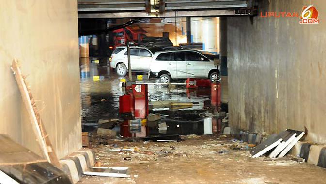 Banjir di Basement I UOB Plaza Telah Kering - News Liputan6.com