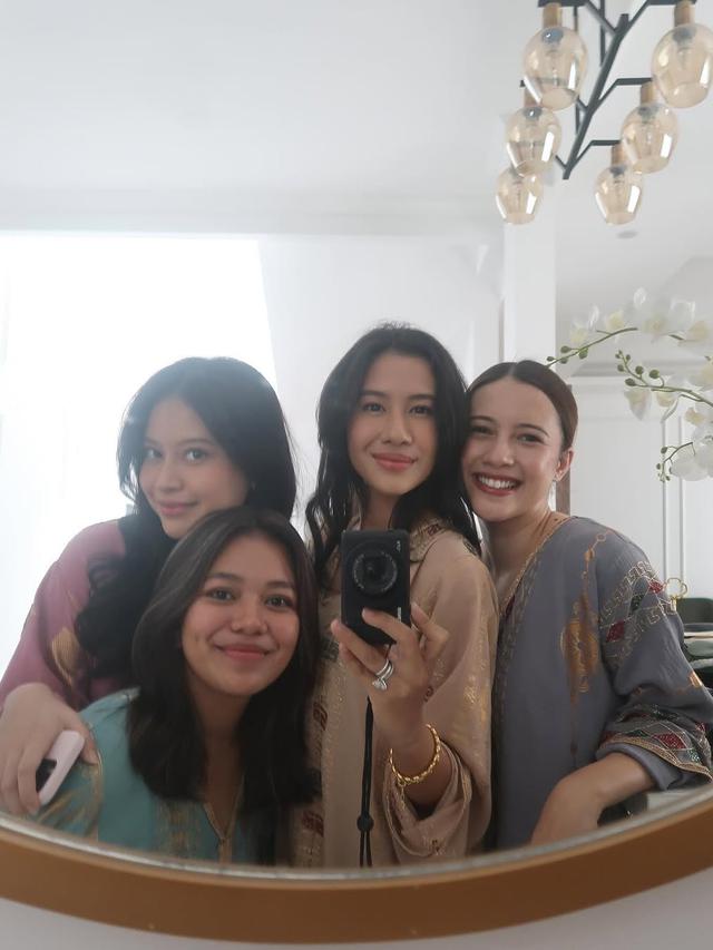 6 Potret Shenina Cinnamon Rayakan Lebaran Bareng Hanggini, Pakai Kaftan ...