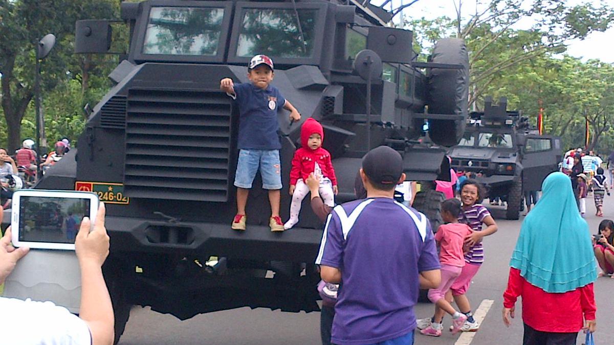 HUT ke-63, Kopassus Manjakan Warga