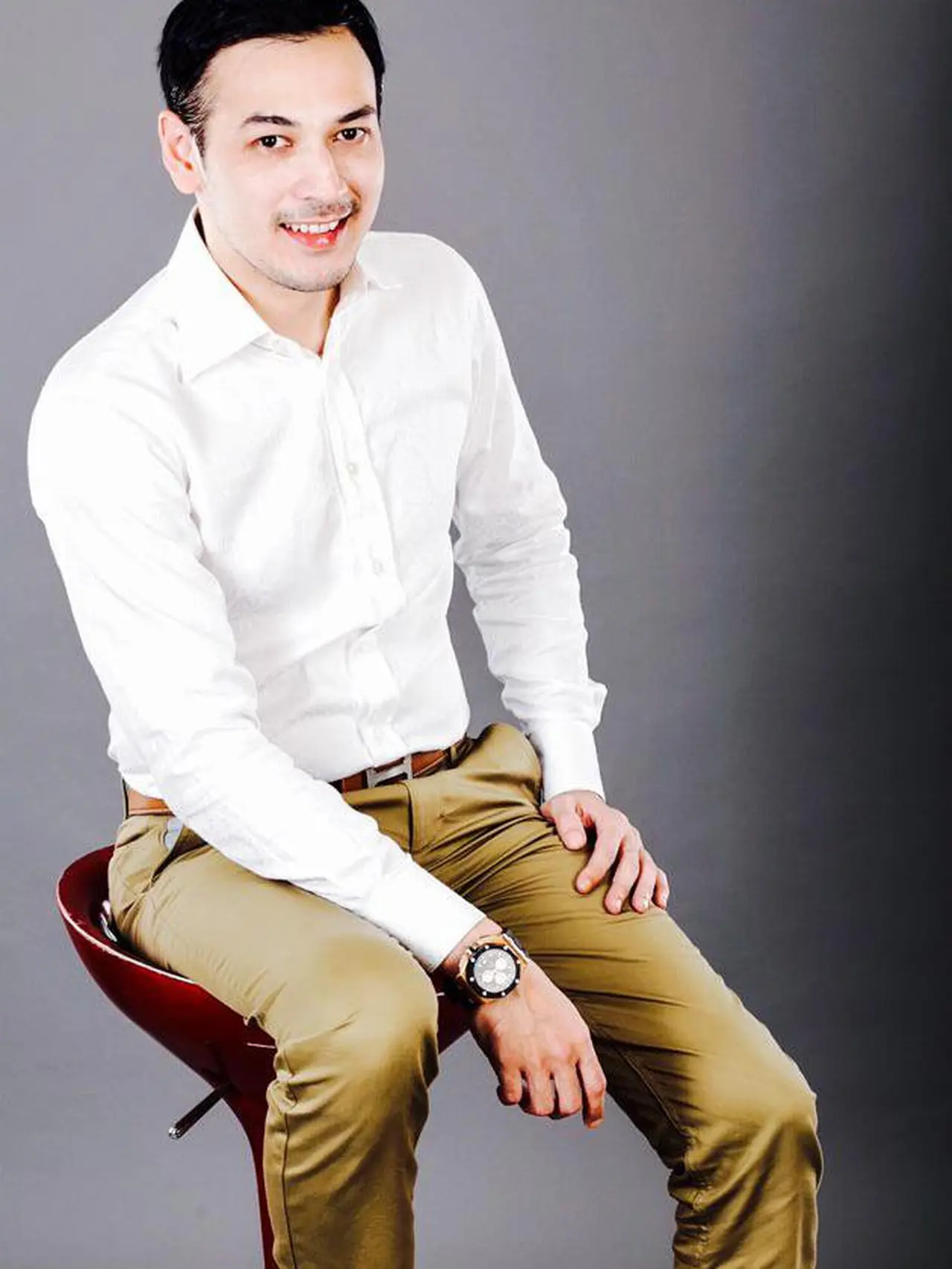 7 Potret Ricard Kevin, Aktor yang Dikabarkan Akan Menikah dengan Cut ...