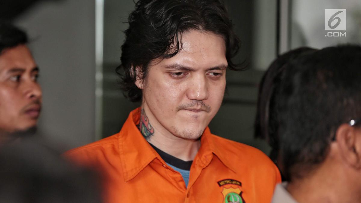 Polisi Temukan Sisa Klip Sabu dan Alat Isapnya di Rumah Ozzy Albar ...