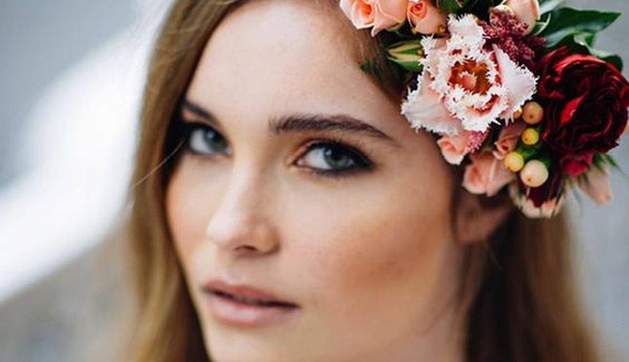 Mempesona: Ragam Mahkota Bunga Cantik Cocok untuk Pengantin - Photo ...