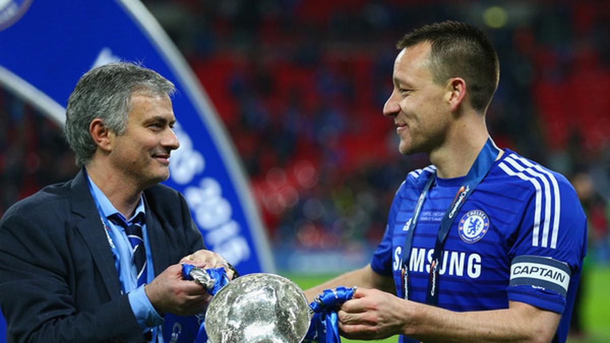 Legenda Chelsea Sanjung Jose Mourinho