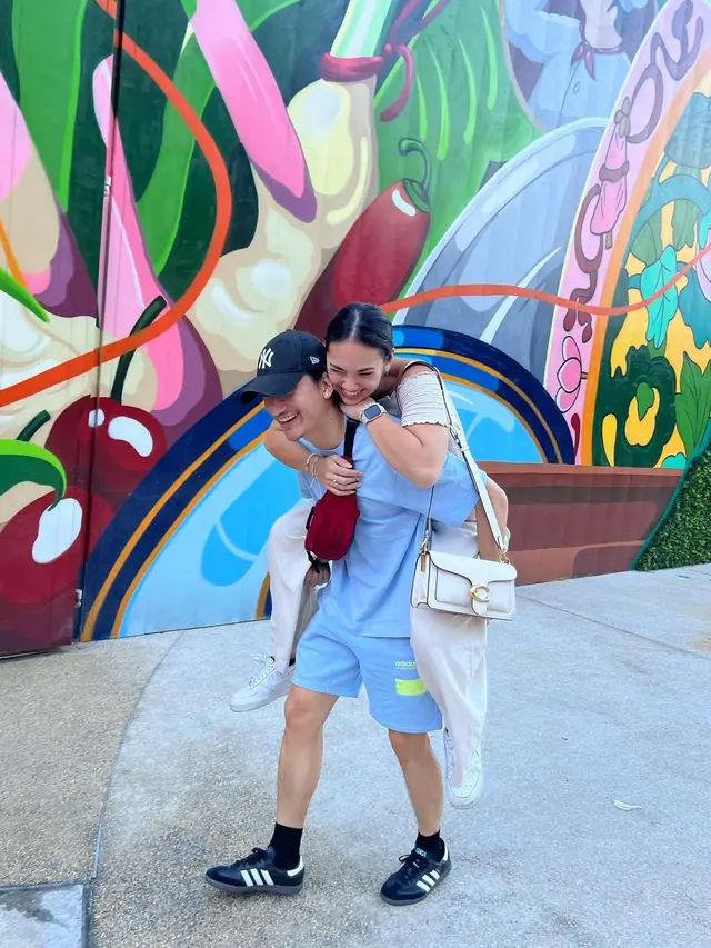 7 Potret Mesra Haico Van der Veken dan Lorenzo Abraham, Curi Perhatian ...