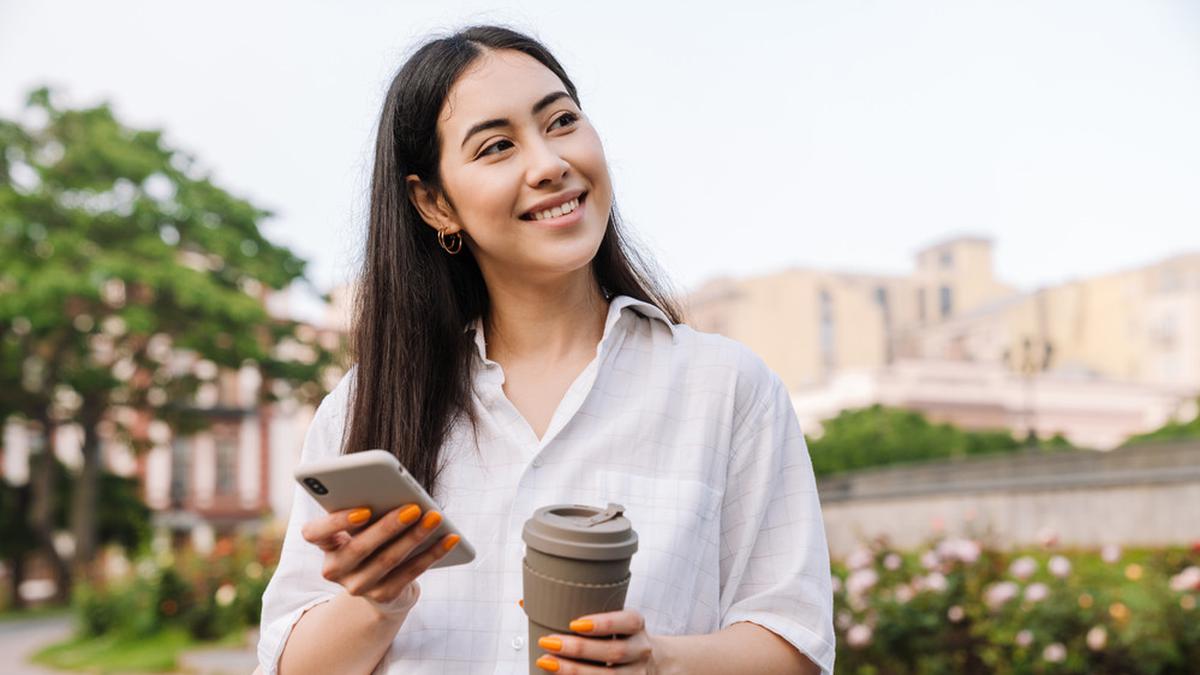 5 Tanda Dirimu Punya Pesona yang Membuat Orang Nyaman - Lifestyle Fimela.com