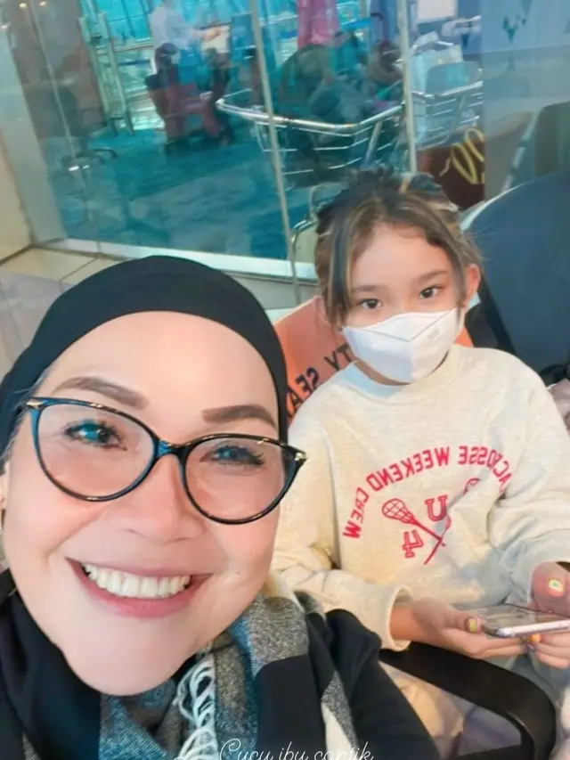 6 Momen Ayu Ting Ting Berangkat Liburan ke Eropa, Ajak Keluarga dan ...