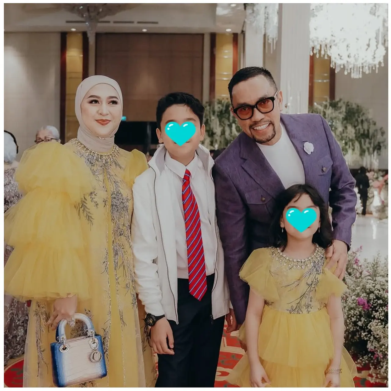 6 Potret Ahmad Sahroni dan Sang Istri Feby Belinda, Kabar Terbaru Diduga Umrah - ShowBiz ...