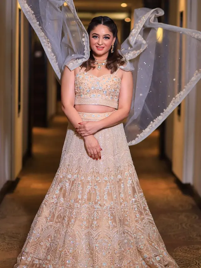 Ingat Gadis Dekil di Serial India Nakusha? Ini 6 Potret Terbaru Mahhi Vij - Hot Liputan6.com