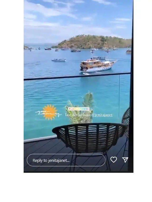 7 Potret Mesra Jenita Janet dan Danu Sofwan, Nikmati Liburan di Labuan Bajo - Hot Liputan6.com