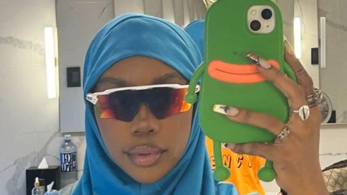 Kerap Tampil Seronok, SZA Bikin Kejutan Kembali Pakai Hijab Sambut ...