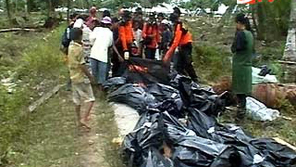 Para Korban Masih Menunggu Bantuan - News Liputan6.com